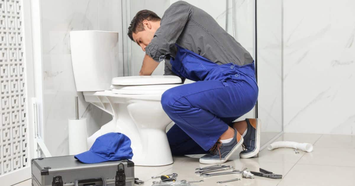 Toilet Repair or Replace: Deciding for Faulty Toilets